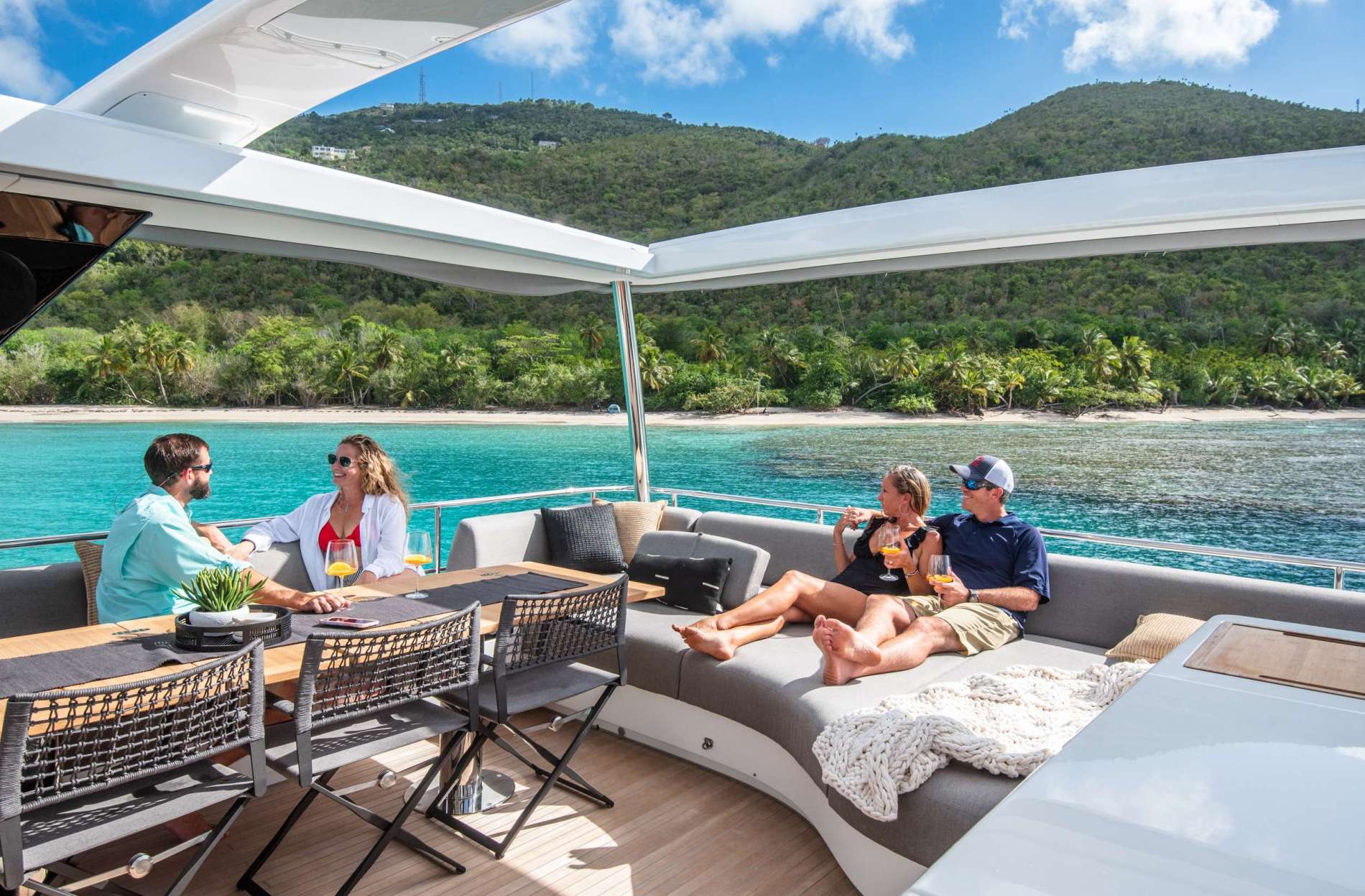 BVI Yacht Charter ⛵ Crewed Catamaran and Motor Yacht Charters